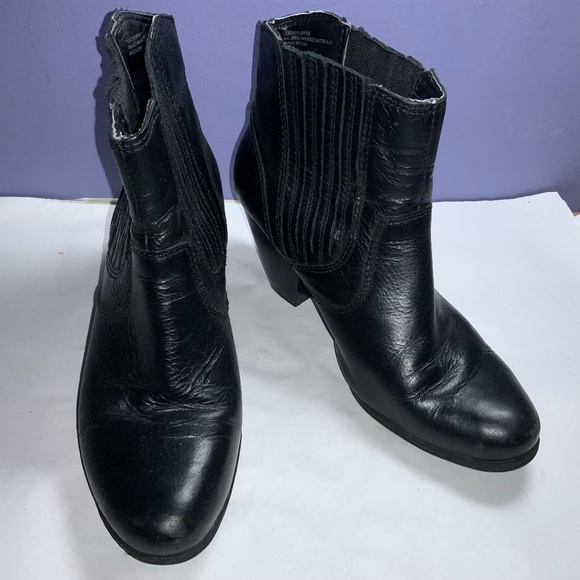 boc | Shoes | Born Concept Boc Ankle Boots Sz 7 Black Leather Chelsea ...